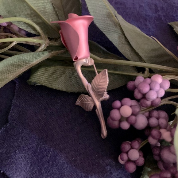 Avon | Jewelry | Vintage Avon Realistic Rose Pin | Poshmark